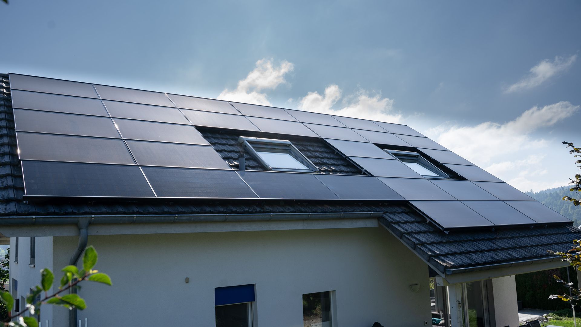 simplee AG – Deine Experten für Easee und Alpitronic Ladelösung